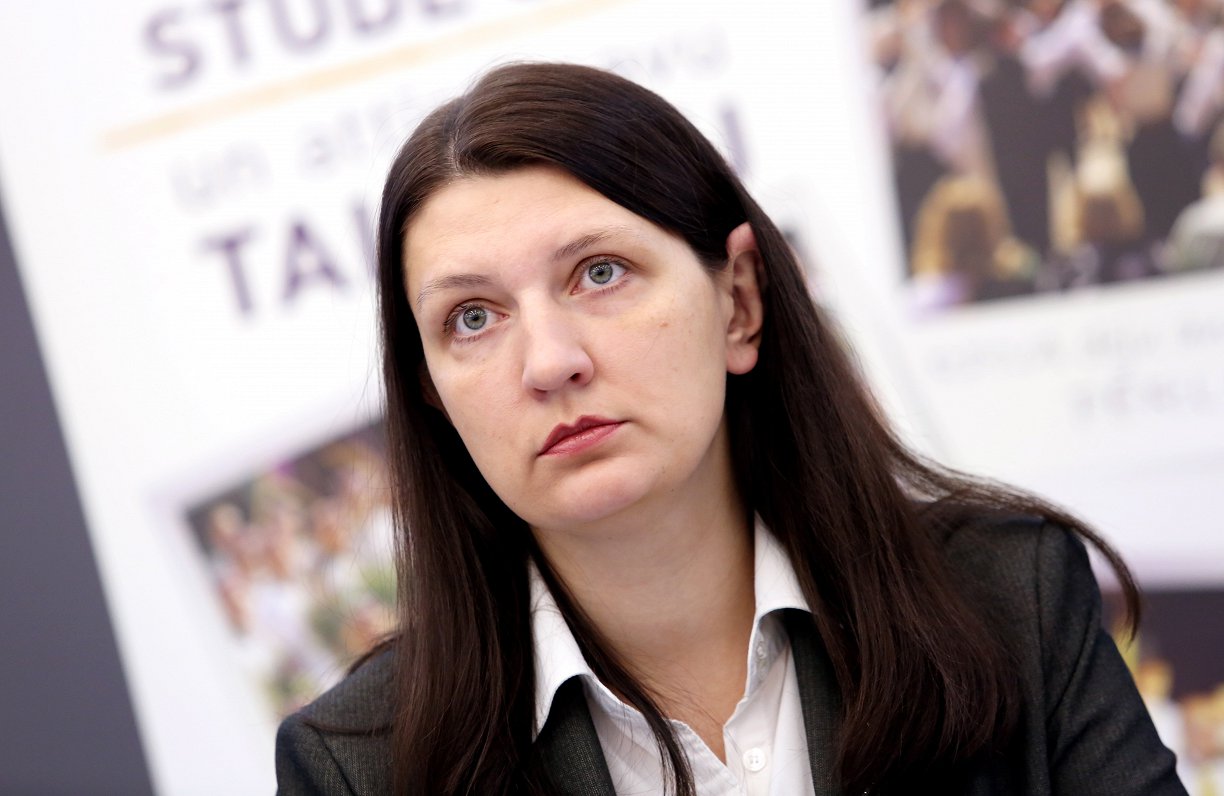 Valsts atteikšanās dzēst mācībspēku studiju kredītus vēl vairāk ...