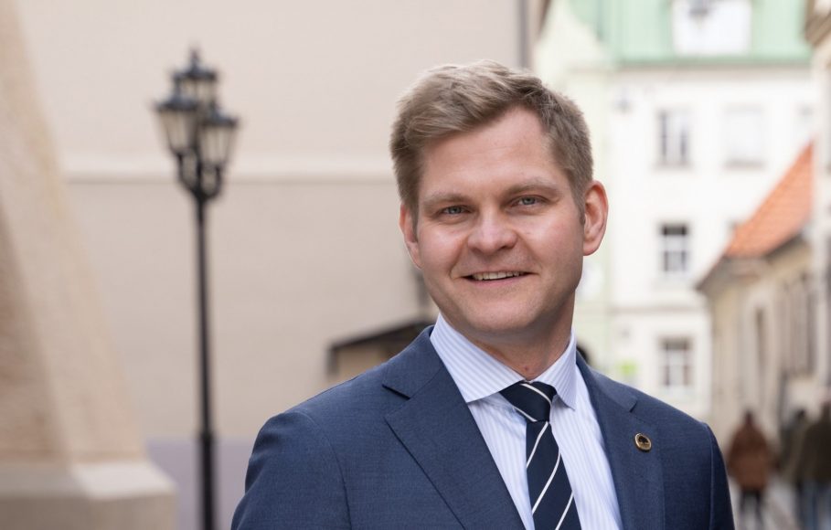 Labklājības ministrs nezina, cik Latvijā ir mājsaimniecību – Puaro.lv