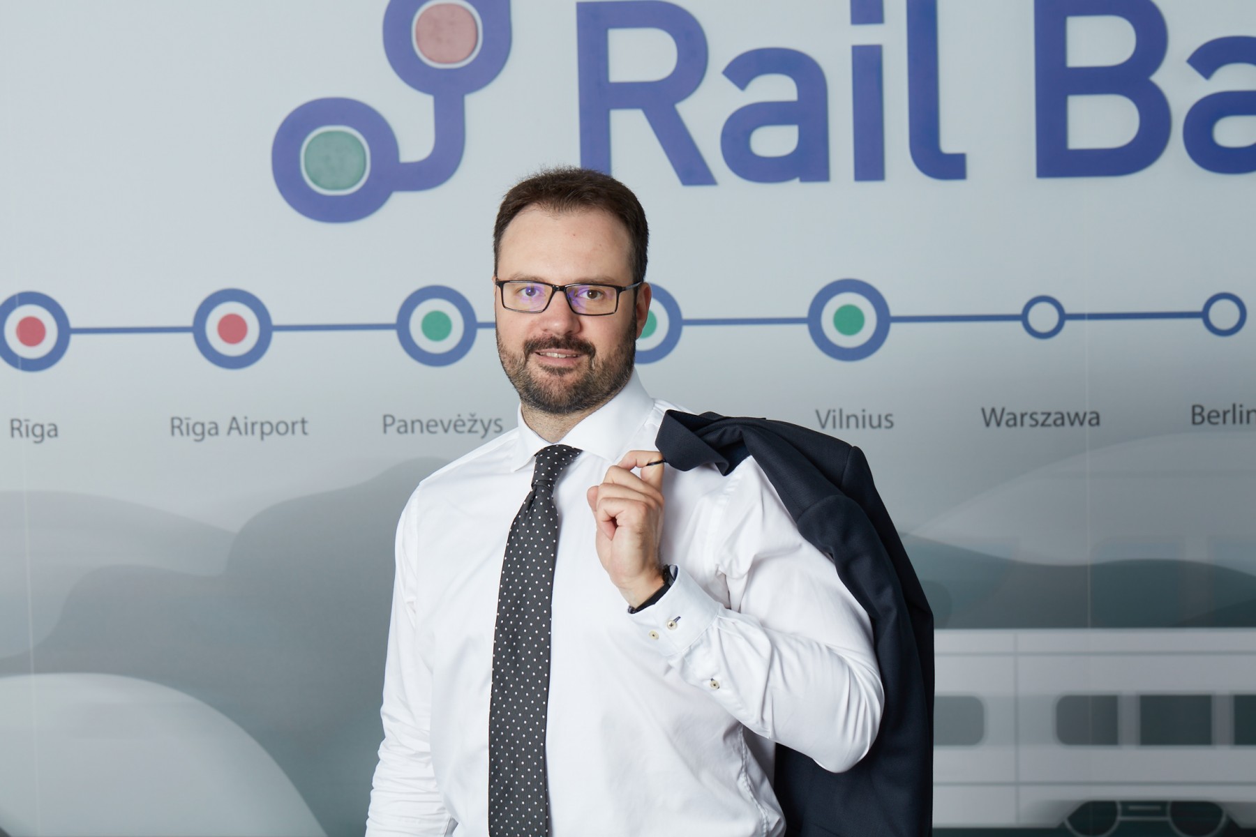 “Rail Baltica” Latvijas darbiniekiem algu maksā no Lietuvas un ...