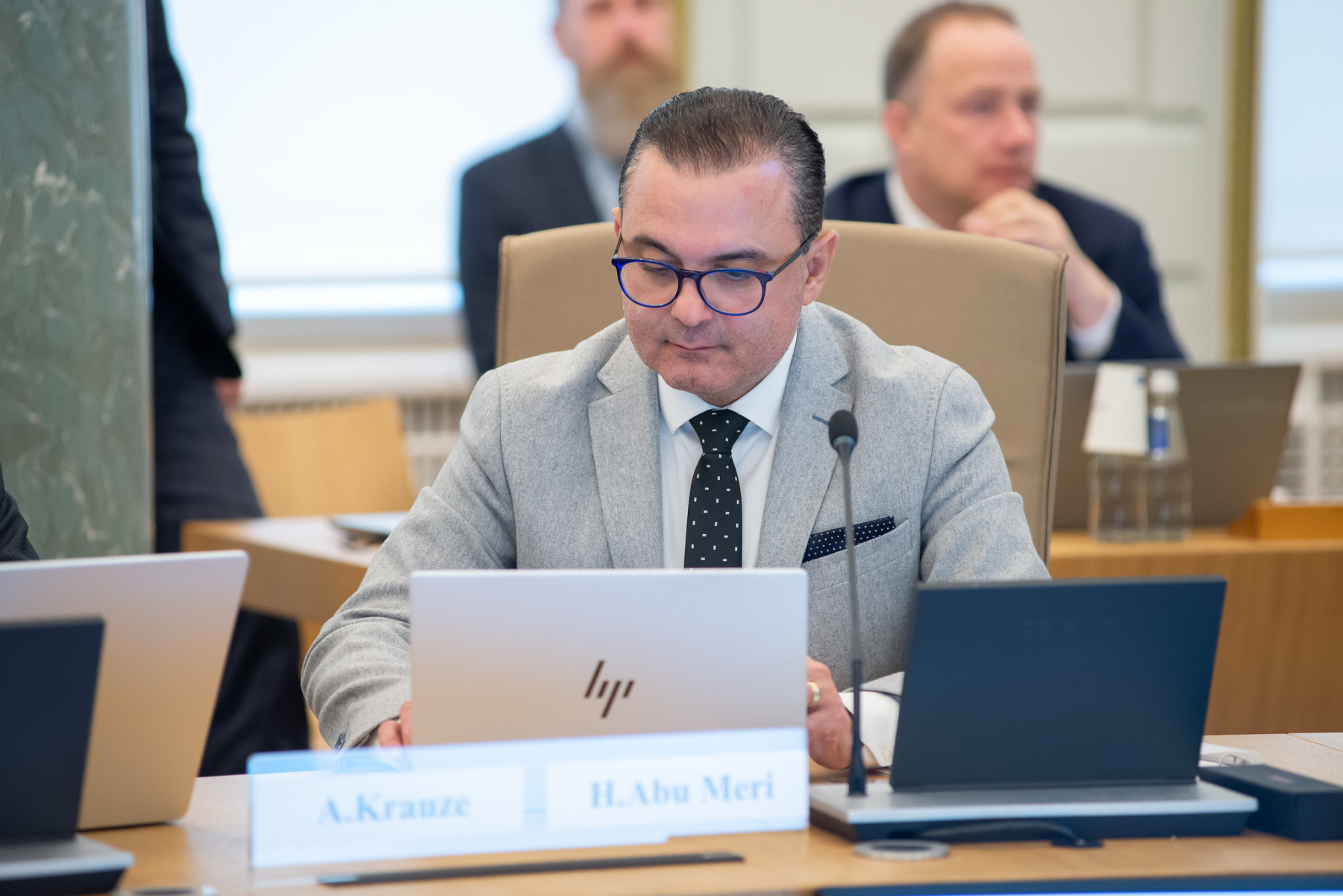 Par Hosama Abu Meri publikācijām, Eiropas Kritisko zāļu aktu un Kipras ...